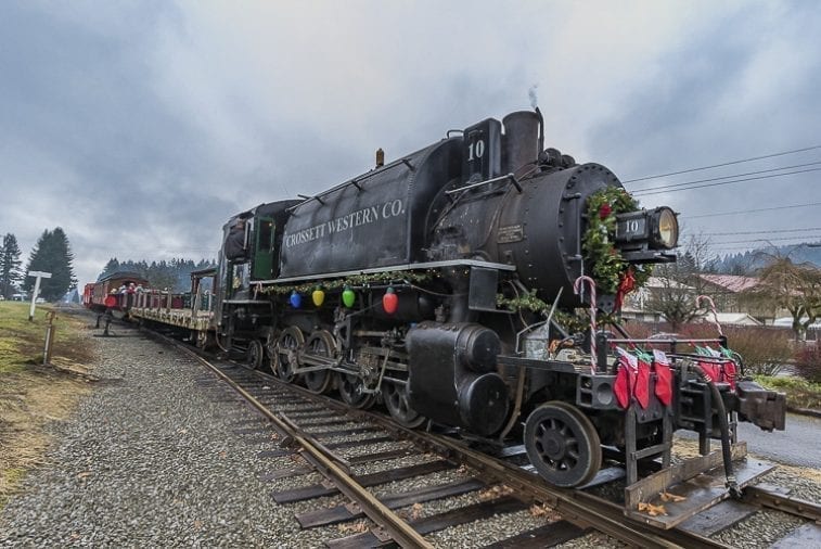 Steam train and Santa Claus bring Christmas delight – ClarkCountyToday.com