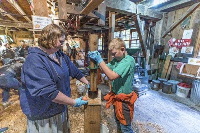 Cedar Creek Grist Mill draws long lines for fresh apple cider ...