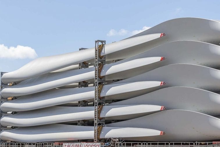 Largest-ever shipment of wind turbine blades arrives at the Port of ...