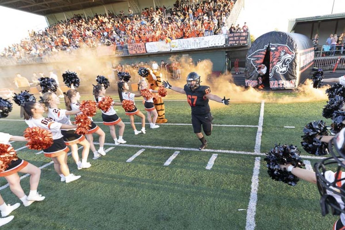 High school football: A fresh start in Battle Ground in more ways than ...