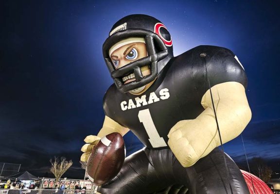 High school football: ‘Camas Class’ makes Doc Harris Stadium experience ...